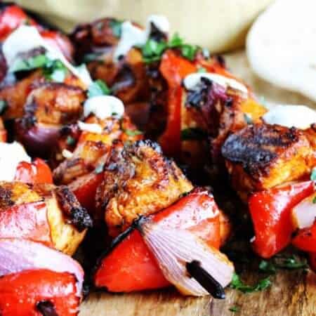 Mediterranean Chicken Kebabs with Garlic Yogurt Sauce - Eating European