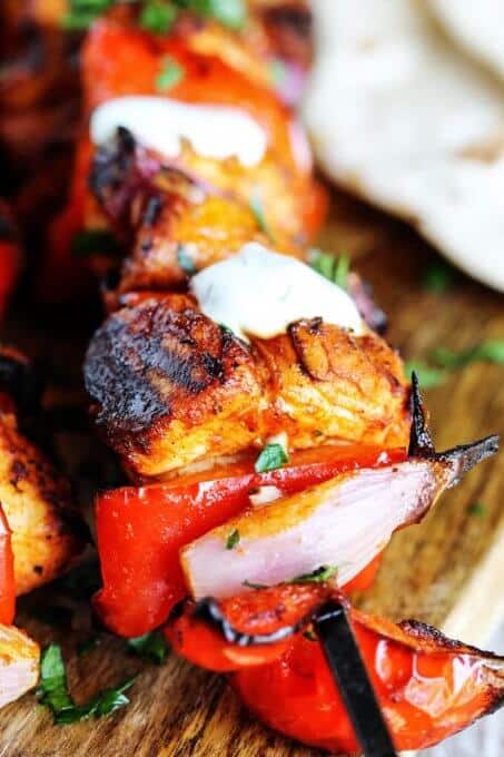 Mediterranean Chicken Kebabs with Garlic Yogurt Sauce - Eating European
