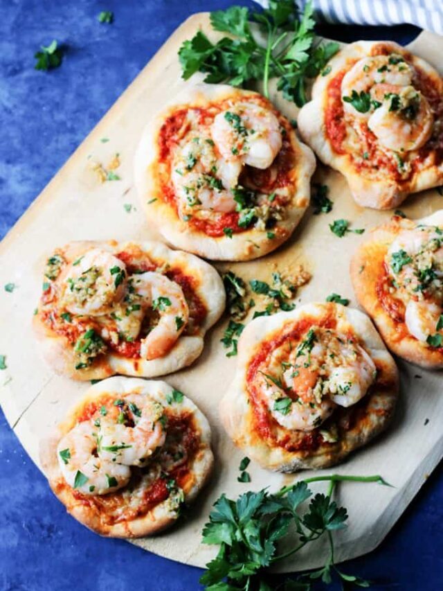 PIZZETTE WITH GARLIC SHRIMP & ROASTED RED PEPPER PESTO - Eating European