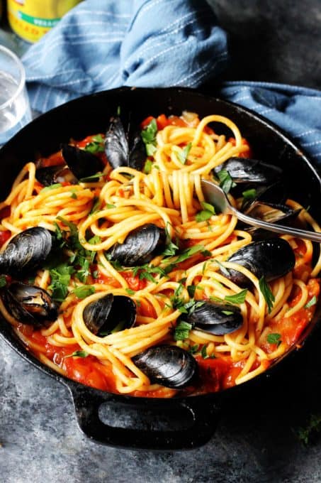 Pasta with Mussels in Spicy Tomato Sauce - Eating European