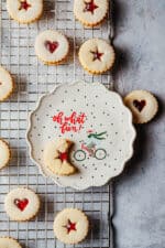 Linzer cookies (Linecké cukroví) – Traditional Czech Recipe - Eating ...
