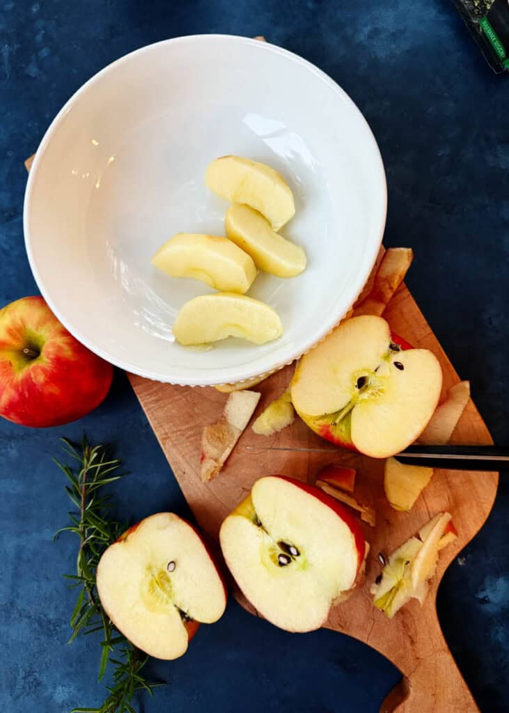 Roasted Duck Stuffed with Apples - Eating European